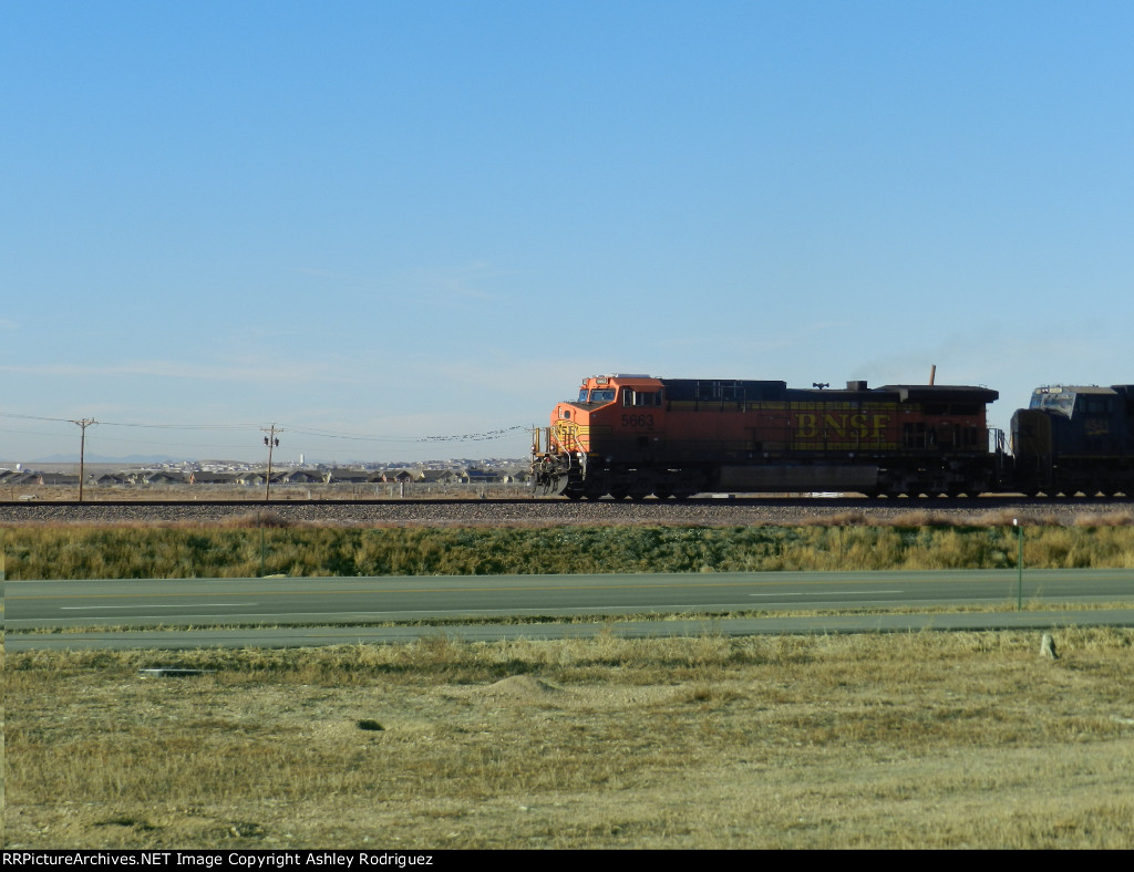 BNSF 5663